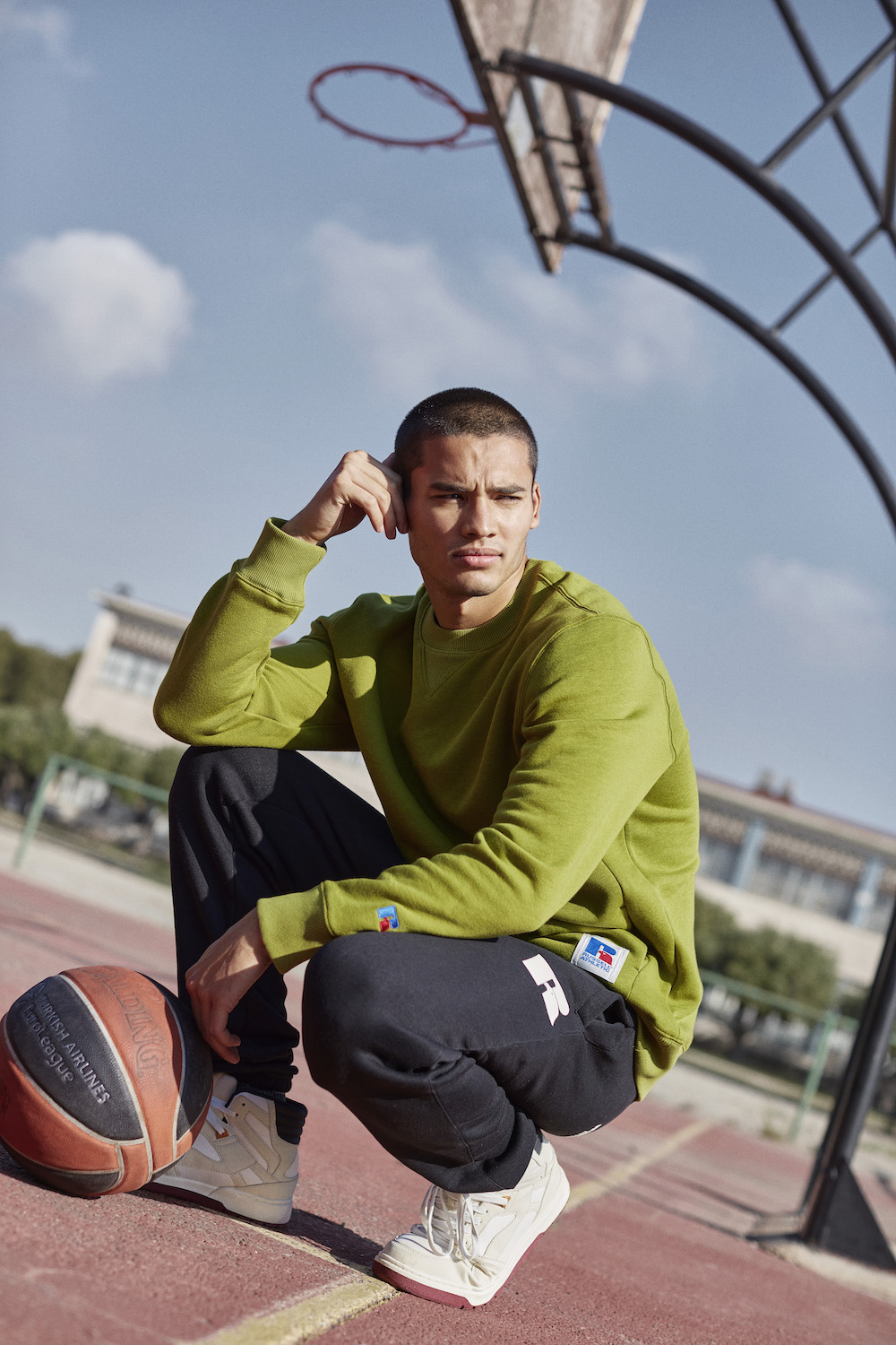 [STYLE] RUSSELL ATHLETICS AW 2022 - Viper Mag