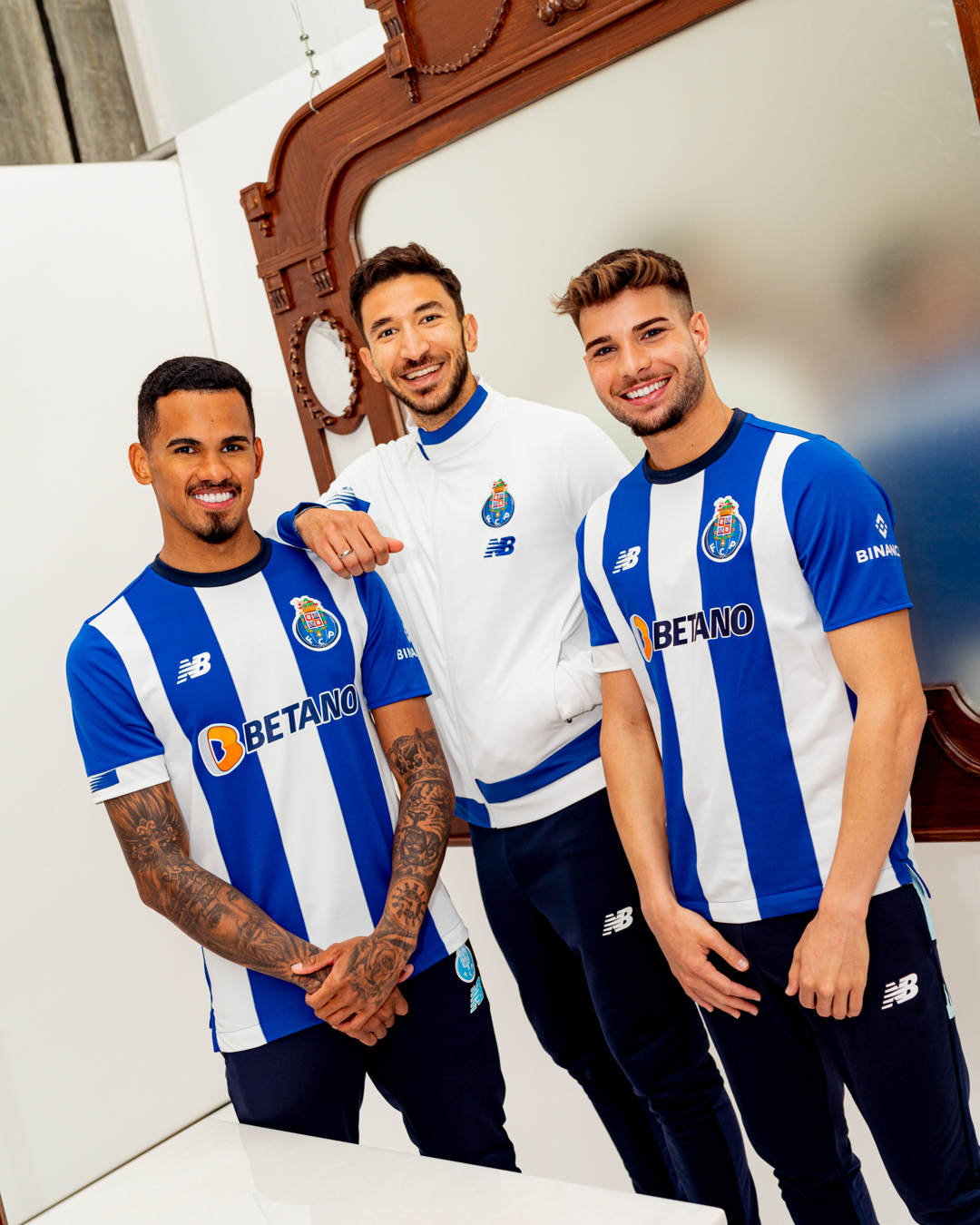 [STYLE] NEW BALANCE REVEALS FC PORTO’S 23/24 HOME KIT - Viper Mag
