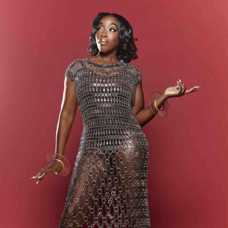 ESTELLE INTERVIEW [FEATURE] - Viper Mag